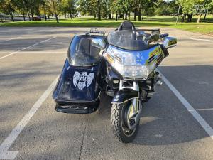 Melns Honda Goldwing 1998 Mažeikiai, ar dzinēja tilpumu 1.50 L un nobraukumu 70 tūkst. km par 11999 €, foto 6 vietnē AUTOMOTO.COM.LV