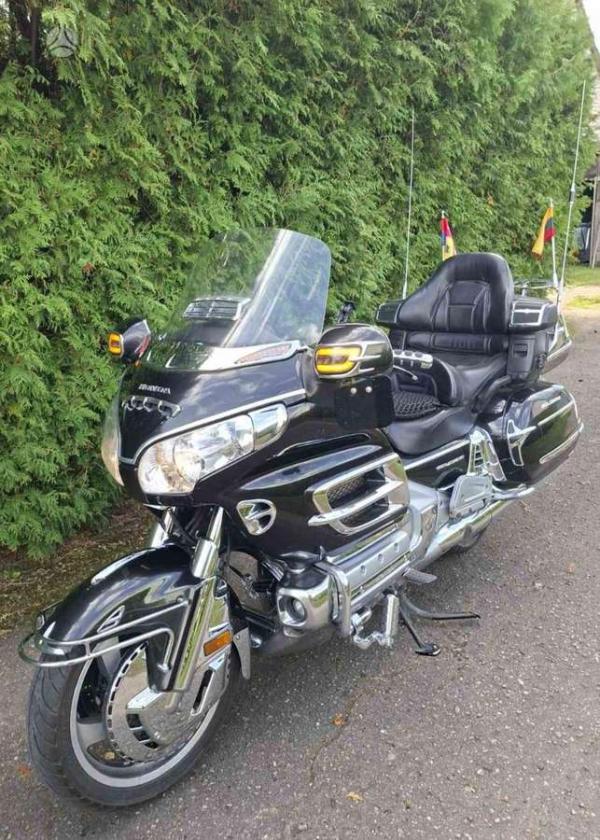 Honda Goldwing 2007 in Rokiskis on AUTOMOTO.COM.LV Black Honda Goldwing 2007 in Rokiskis, with an engine capacity of 1.80 L and mileage of 59 thousand km for 8500 €, photo 1 on AUTOMOTO.COM.LV
