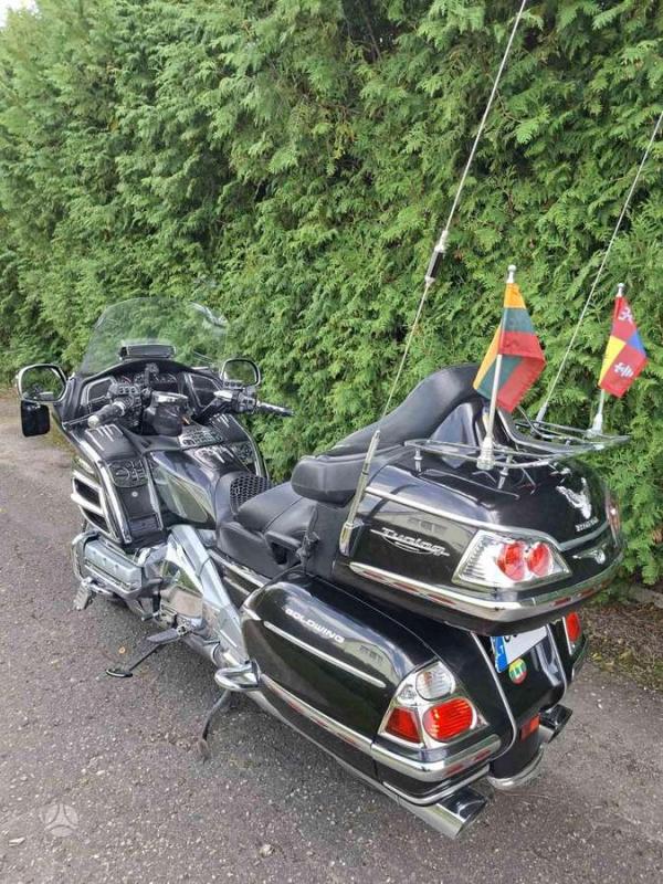 Honda Goldwing 2007 in Rokiskis on AUTOMOTO.COM.LV Black Honda Goldwing 2007 in Rokiskis, with an engine capacity of 1.80 L and mileage of 59 thousand km for 8500 €, photo 5 on AUTOMOTO.COM.LV