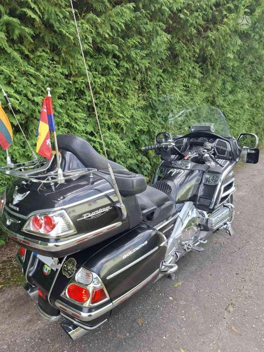 Black Honda Goldwing 2007 in Rokiskis, with an engine capacity of 1.80 L and mileage of 59 thousand km for 8500 €, photo 8 on AUTOMOTO.COM.LV