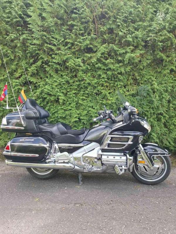 Honda Goldwing 2007 in Rokiskis on AUTOMOTO.COM.LV Black Honda Goldwing 2007 in Rokiskis, with an engine capacity of 1.80 L and mileage of 59 thousand km for 8500 €, photo 10 on AUTOMOTO.COM.LV