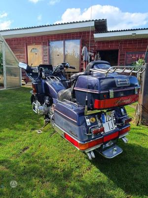 Blue Honda Goldwing 1986 in Vilnius, with an engine capacity of 1.20 L and mileage of 92 thousand km for 2450 €, photo 3 on AUTOMOTO.COM.LV