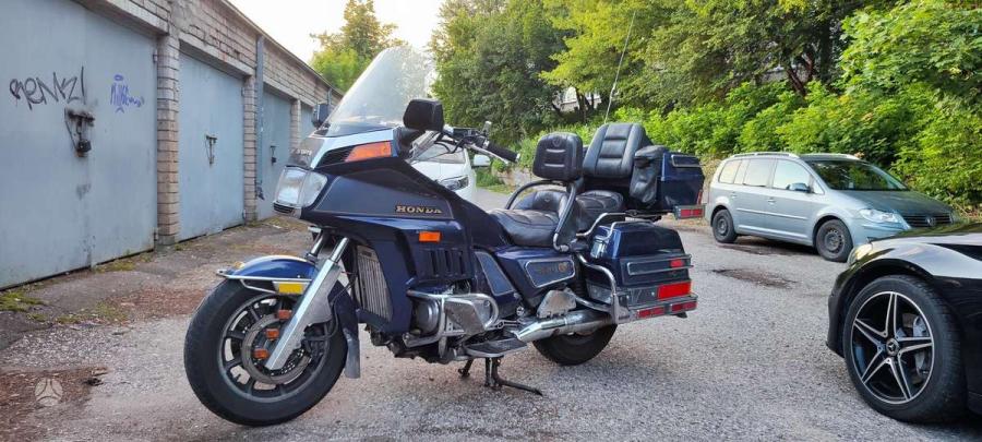 Blue Honda Goldwing 1987 in Vilnius, with an engine capacity of 1.20 L and mileage of 50 thousand km for 3000 €, photo 1 on AUTOMOTO.COM.LV