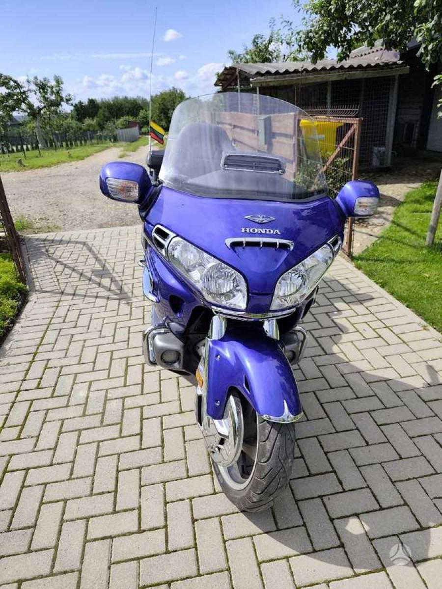 Blue Honda Goldwing 2005 in Siauliai, with an engine capacity of 1.83 L and mileage of 59 thousand km for 7150 €, photo 3 on AUTOMOTO.COM.LV