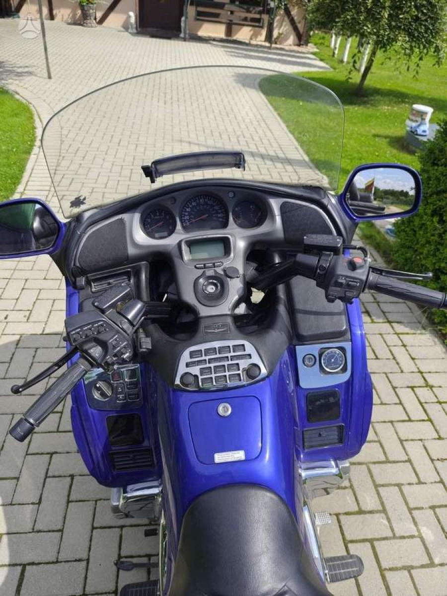 Blue Honda Goldwing 2005 in Siauliai, with an engine capacity of 1.83 L and mileage of 59 thousand km for 7150 €, photo 6 on AUTOMOTO.COM.LV
