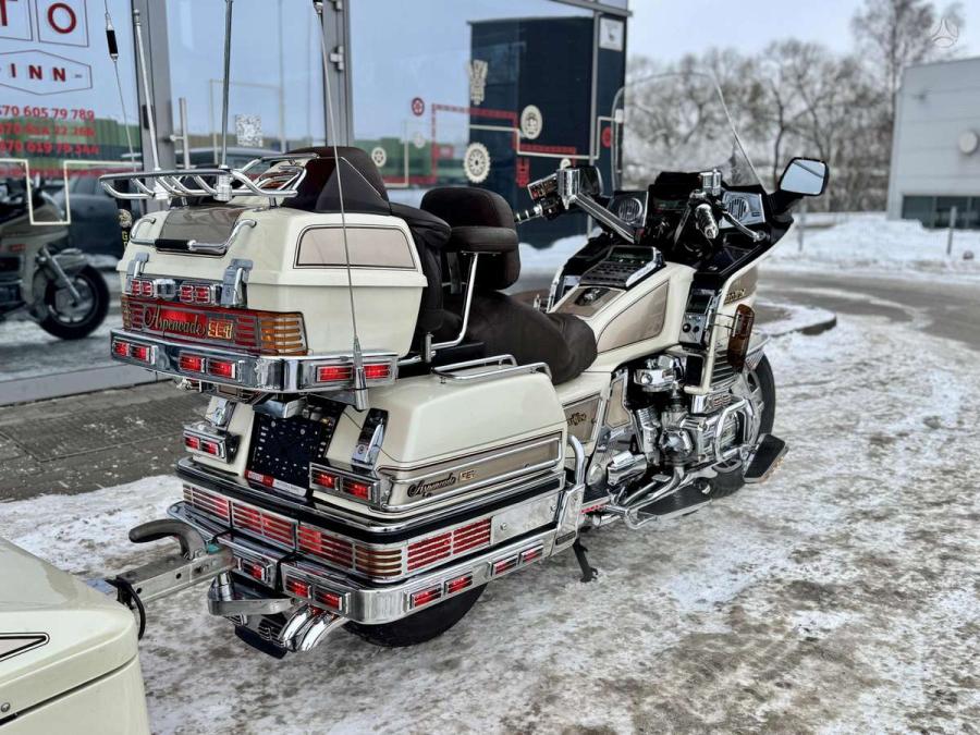 Brown Honda Goldwing 1986 in Vilnius, with an engine capacity of 1.20 L and mileage of 138 thousand km for 6999 €, photo 10 on AUTOMOTO.COM.LV