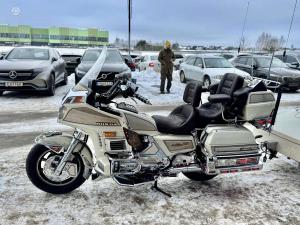 Brown Honda Goldwing 1986 in Vilnius, with an engine capacity of 1.20 L and mileage of 138 thousand km for 6999 €, photo 15 on AUTOMOTO.COM.LV
