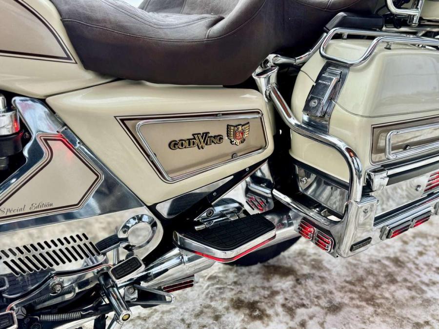 Brown Honda Goldwing 1986 in Vilnius, with an engine capacity of 1.20 L and mileage of 138 thousand km for 6999 €, photo 38 on AUTOMOTO.COM.LV