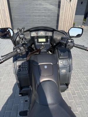 Brown Honda Goldwing 2013 in Ukmerge, with an engine capacity of 1.80 L and mileage of 71 thousand km for 9600 €, photo 7 on AUTOMOTO.COM.LV
