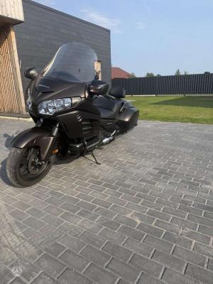 Brown Honda Goldwing 2013 in Ukmerge, with an engine capacity of 1.80 L and mileage of 71 thousand km for 9600 €, photo 10 on AUTOMOTO.COM.LV