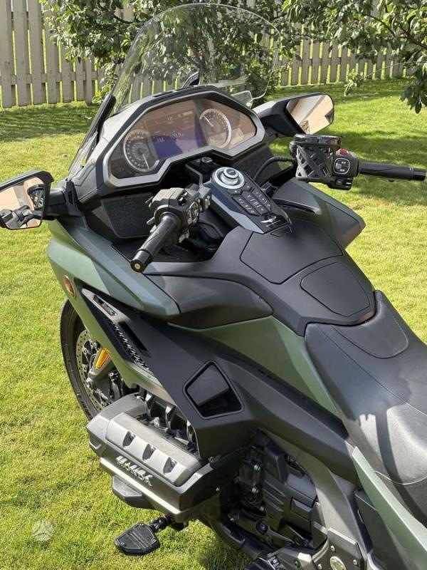 Зеленый Хонда Goldwing 2020 в Паневежис, объемом двигателя 1.80 л и пробегом 82 тыс. км за 19200 €, фото 6 на AUTOMOTO.COM.LV