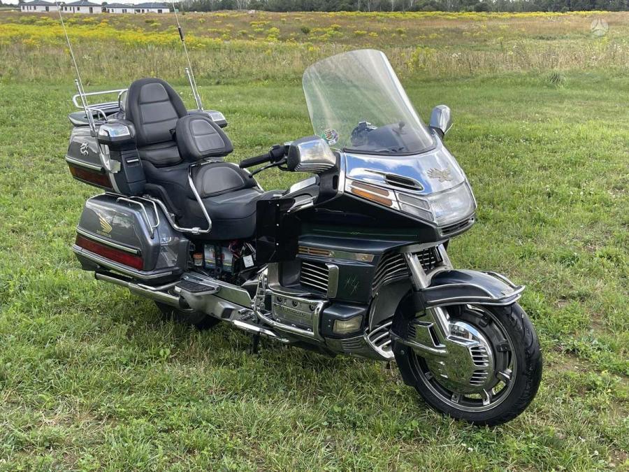 Pelēks Honda Goldwing 1989 Viļņa, ar dzinēja tilpumu 1.51 L un nobraukumu 96 tūkst. km par 2500 €, foto 6 vietnē AUTOMOTO.COM.LV