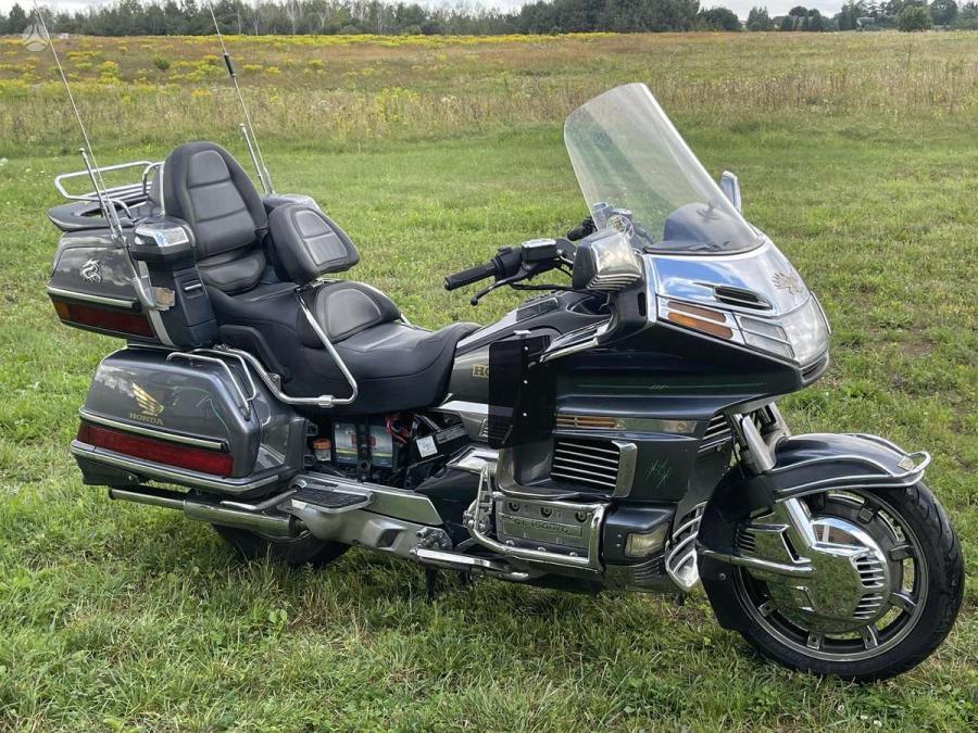 Pelēks Honda Goldwing 1989 Viļņa, ar dzinēja tilpumu 1.51 L un nobraukumu 96 tūkst. km par 2500 €, foto 7 vietnē AUTOMOTO.COM.LV