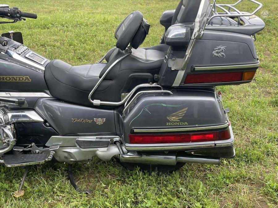 Pelēks Honda Goldwing 1989 Viļņa, ar dzinēja tilpumu 1.51 L un nobraukumu 96 tūkst. km par 2500 €, foto 8 vietnē AUTOMOTO.COM.LV