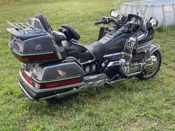 Grey Honda Goldwing 1989 in Vilnius, with an engine capacity of 1.51 L and mileage of 96 thousand km for 2500 €, photo 9 on AUTOMOTO.COM.LV