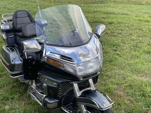 Pelēks Honda Goldwing 1989 Viļņa, ar dzinēja tilpumu 1.51 L un nobraukumu 96 tūkst. km par 2500 €, foto 12 vietnē AUTOMOTO.COM.LV