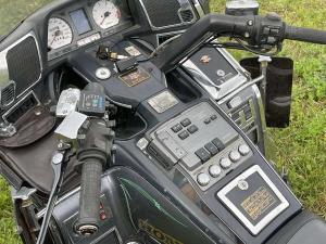 Pelēks Honda Goldwing 1989 Viļņa, ar dzinēja tilpumu 1.51 L un nobraukumu 96 tūkst. km par 2500 €, foto 15 vietnē AUTOMOTO.COM.LV