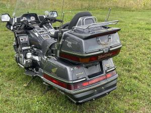 Pelēks Honda Goldwing 1989 Viļņa, ar dzinēja tilpumu 1.51 L un nobraukumu 96 tūkst. km par 2500 €, foto 18 vietnē AUTOMOTO.COM.LV