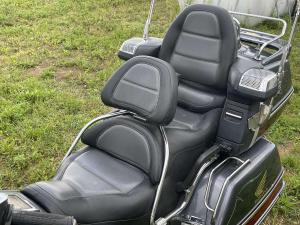 Pelēks Honda Goldwing 1989 Viļņa, ar dzinēja tilpumu 1.51 L un nobraukumu 96 tūkst. km par 2500 €, foto 21 vietnē AUTOMOTO.COM.LV