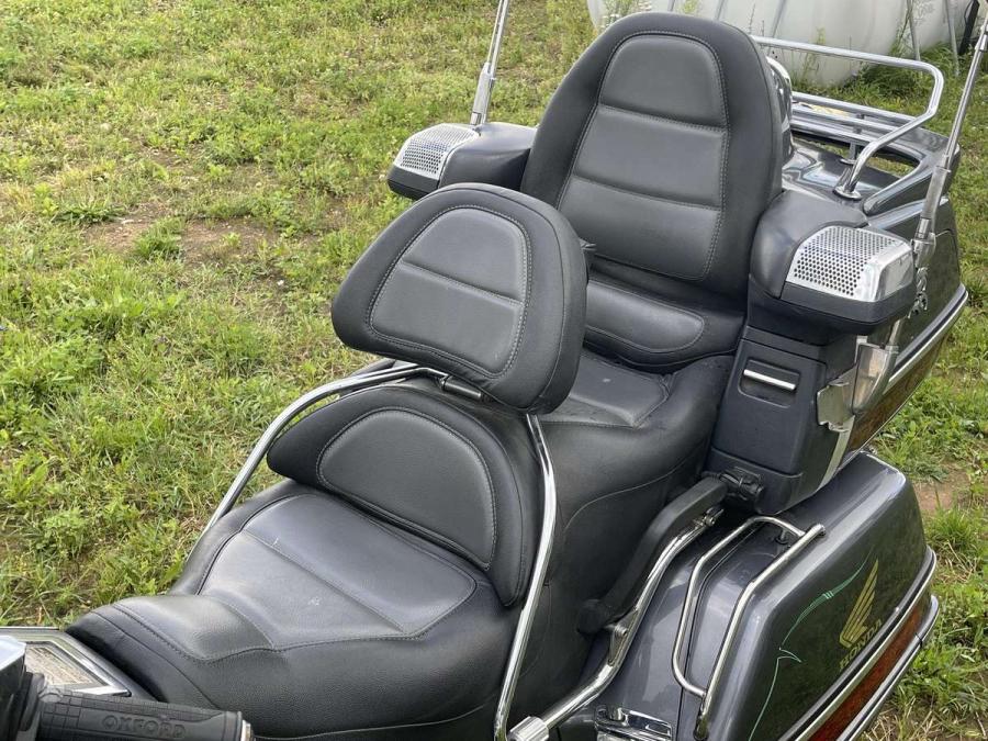 Pelēks Honda Goldwing 1989 Viļņa, ar dzinēja tilpumu 1.51 L un nobraukumu 96 tūkst. km par 2500 €, foto 21 vietnē AUTOMOTO.COM.LV