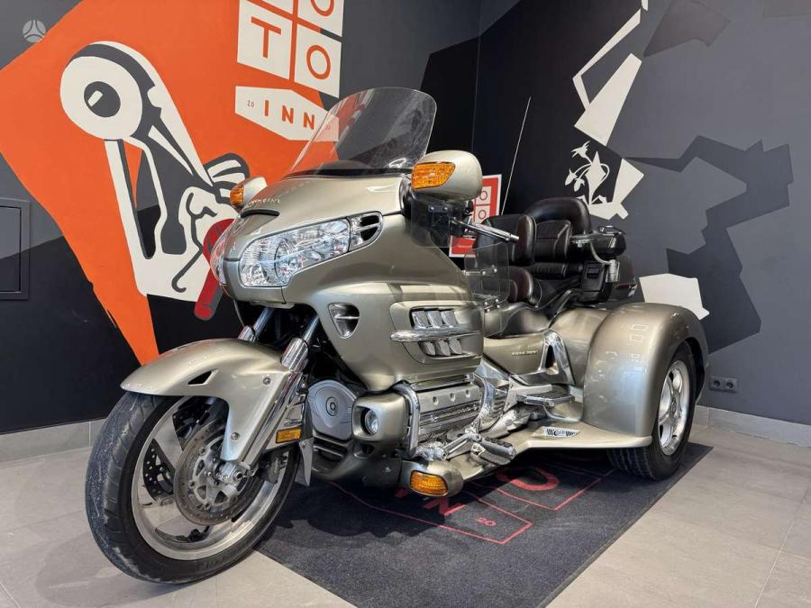 Pelēks Honda Goldwing 2003 Viļņa, ar dzinēja tilpumu 1.80 L un nobraukumu 37 tūkst. km par 10999 €, foto 14 vietnē AUTOMOTO.COM.LV