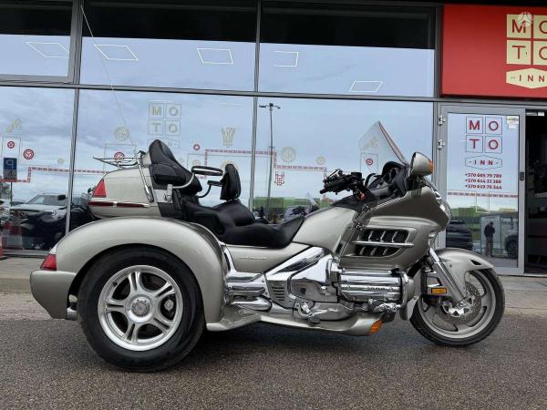 Pelēks Honda Goldwing 2003 Viļņa, ar dzinēja tilpumu 1.80 L un nobraukumu 37 tūkst. km par 10999 €, foto 5 vietnē AUTOMOTO.COM.LV
