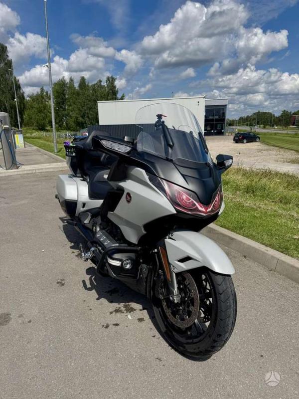 Grey Honda Goldwing 2019 in Alytus, with an engine capacity of 1.83 L and mileage of 41 thousand km for 19900 €, photo 2 on AUTOMOTO.COM.LV