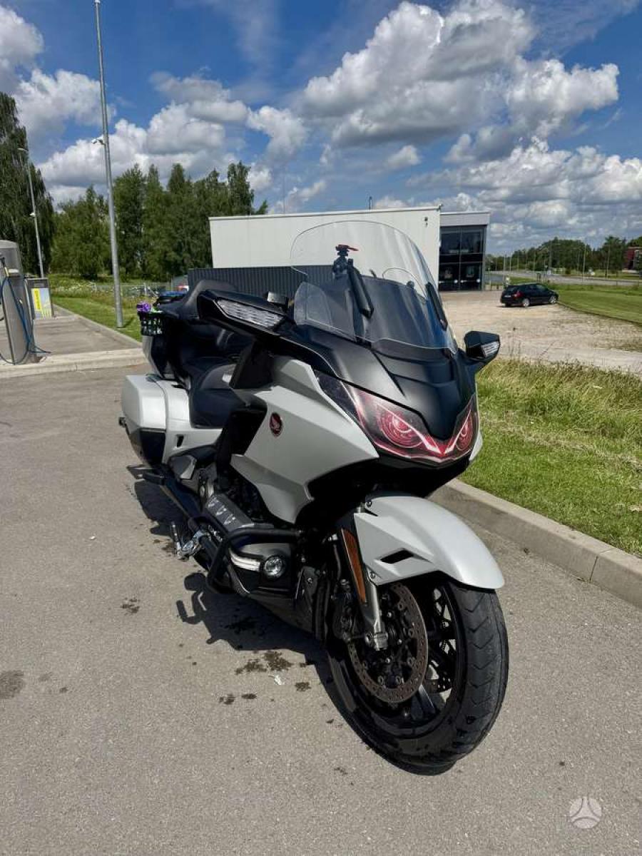Grey Honda Goldwing 2019 in Alytus, with an engine capacity of 1.83 L and mileage of 41 thousand km for 19900 €, photo 3 on AUTOMOTO.COM.LV