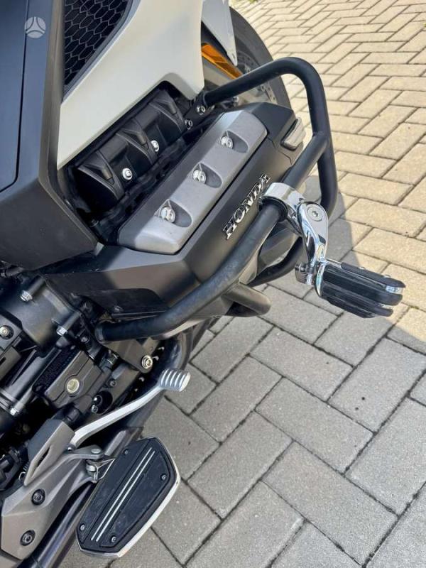 Grey Honda Goldwing 2019 in Alytus, with an engine capacity of 1.83 L and mileage of 41 thousand km for 19900 €, photo 9 on AUTOMOTO.COM.LV