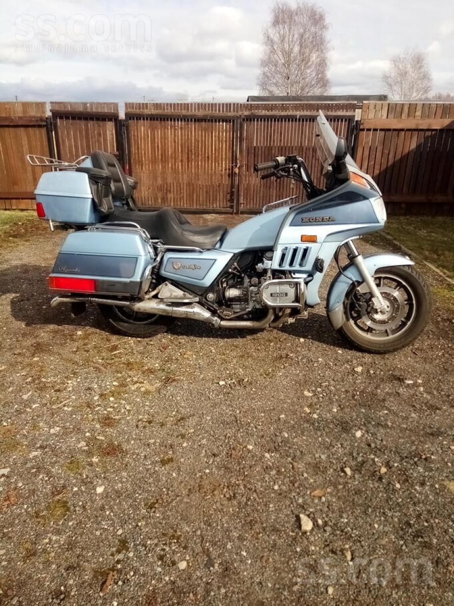 Honda Goldwing 1985 Rīga, ar dzinēja tilpumu 1.20 L un nobraukumu 0 tūkst. km par 2850 €, foto 3 vietnē AUTOMOTO.COM.LV