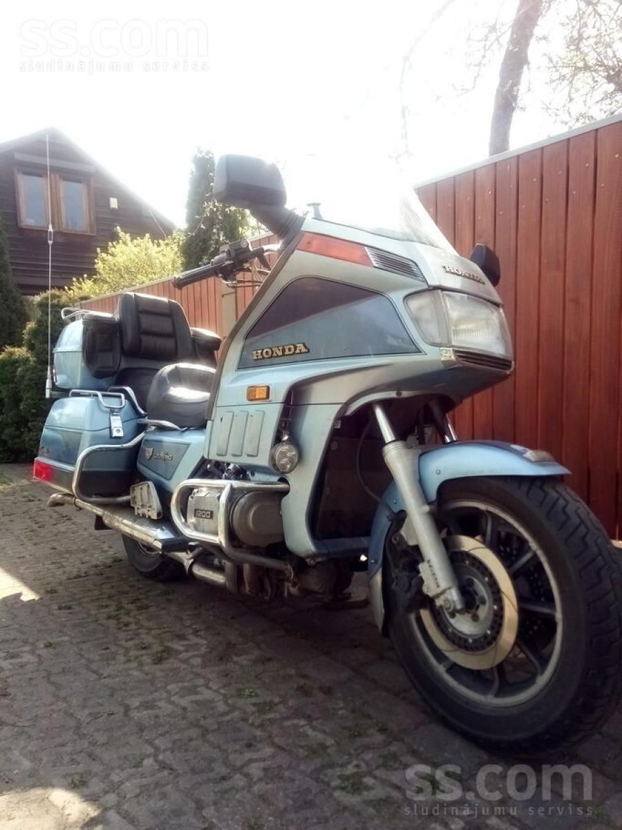 Honda Goldwing 1985 Rīga, ar dzinēja tilpumu 1.20 L un nobraukumu 0 tūkst. km par 2850 €, foto 4 vietnē AUTOMOTO.COM.LV