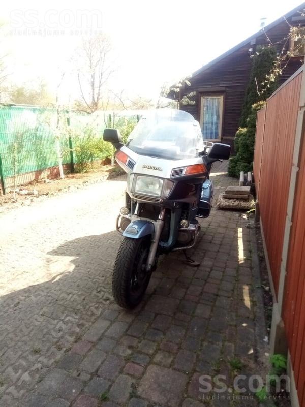 Honda Goldwing 1985 Rīga, ar dzinēja tilpumu 1.20 L un nobraukumu 0 tūkst. km par 2850 €, foto 5 vietnē AUTOMOTO.COM.LV