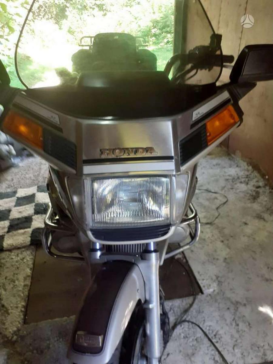 Хонда Goldwing 1985 в Каунас, объемом двигателя 1.20 л и пробегом 50 тыс. км за 2700 €, фото 3 на AUTOMOTO.COM.LV
