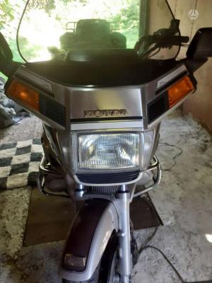 Хонда Goldwing 1985 в Каунас, объемом двигателя 1.20 л и пробегом 50 тыс. км за 2700 €, фото 5 на AUTOMOTO.COM.LV