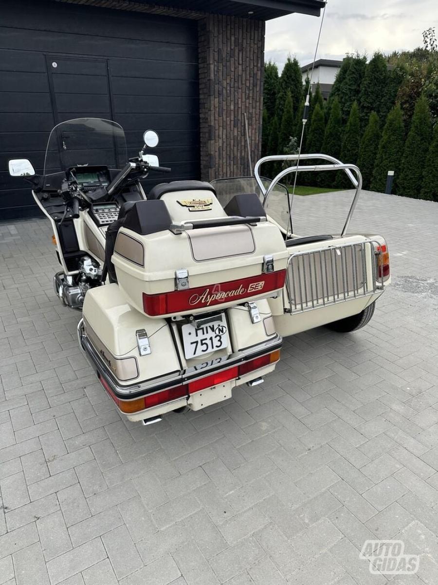 Honda Goldwing 1986 Kauņa, ar dzinēja tilpumu 1.20 L un nobraukumu 92 tūkst. km par 8000 €, foto 4 vietnē AUTOMOTO.COM.LV