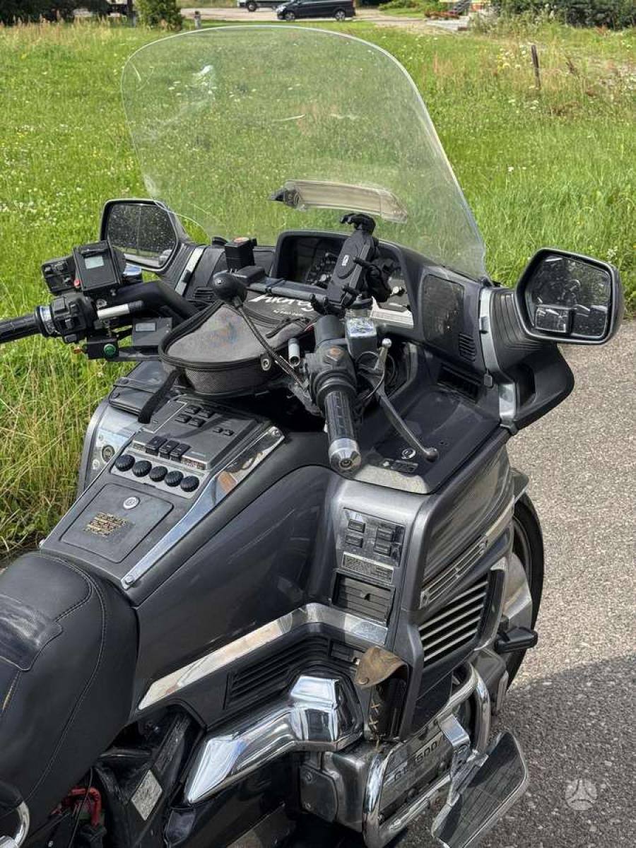 Honda Goldwing 1991 in Alytus, with an engine capacity of 1.52 L and mileage of 190 thousand km for 2600 €, photo 12 on AUTOMOTO.COM.LV