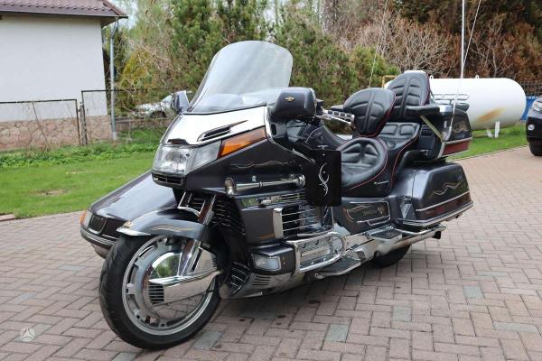 Хонда Goldwing 1993 в Елгава, объемом двигателя 0.00 л и пробегом 95 тыс. км за 13500 €, фото 1 на AUTOMOTO.COM.LV