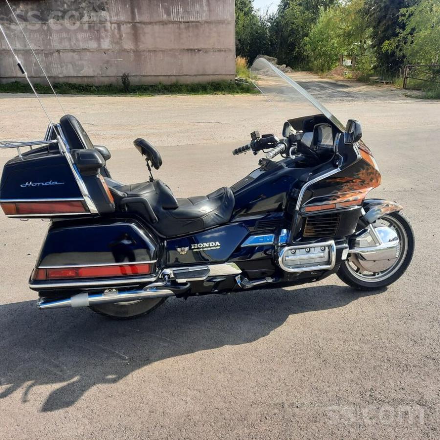 Honda Goldwing 1996 in Saldus, with an engine capacity of 1.50 L and mileage of 0 thousand km for 4690 €, photo 3 on AUTOMOTO.COM.LV