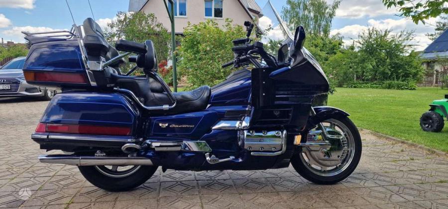 Honda Goldwing 2000 in Vilnius, with an engine capacity of 1.50 L and mileage of 120 thousand km for 6400 €, photo 3 on AUTOMOTO.COM.LV