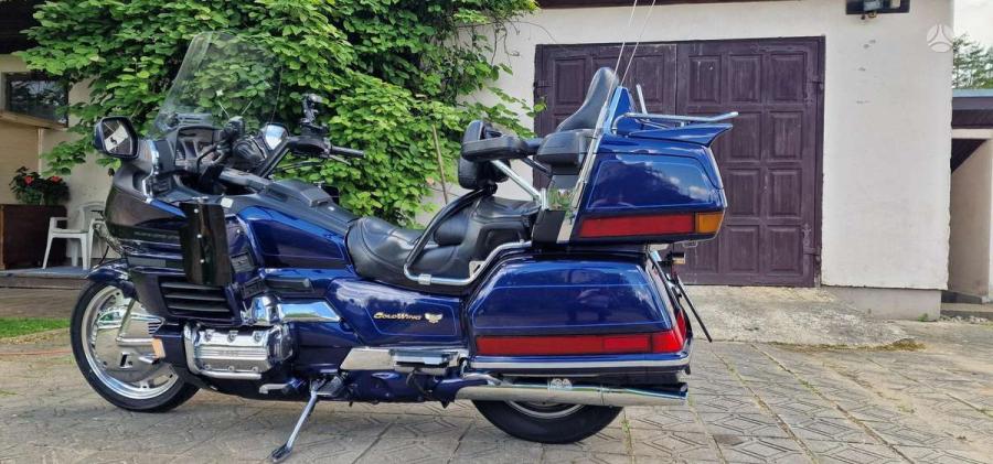 Honda Goldwing 2000 in Vilnius, with an engine capacity of 1.50 L and mileage of 120 thousand km for 6400 €, photo 6 on AUTOMOTO.COM.LV
