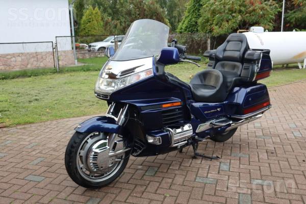 Honda Goldwing 2000 in Jelgava, with an engine capacity of 1.50 L and mileage of 0 thousand km for 6650 €, photo 1 on AUTOMOTO.COM.LV