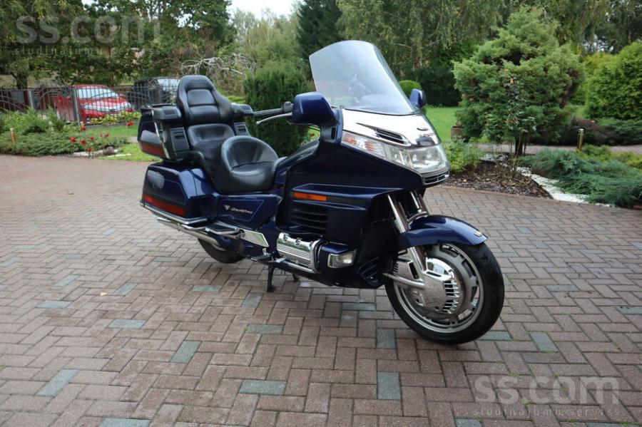 Honda Goldwing 2000 in Jelgava, with an engine capacity of 1.50 L and mileage of 0 thousand km for 6650 €, photo 3 on AUTOMOTO.COM.LV