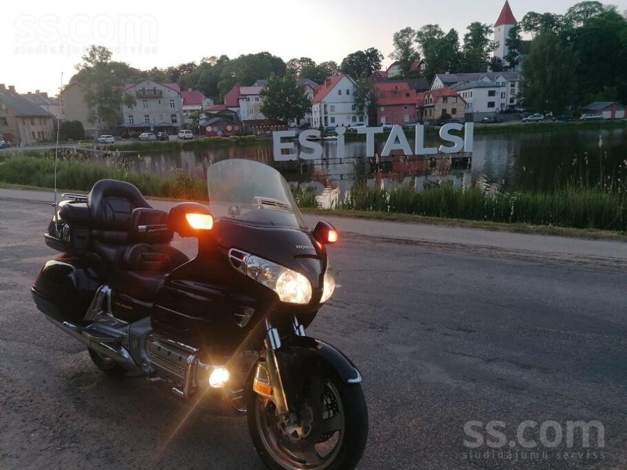 Хонда Goldwing 2002 в Талси, объемом двигателя 1.80 л и пробегом 0 тыс. км за 8889 €, фото 5 на AUTOMOTO.COM.LV