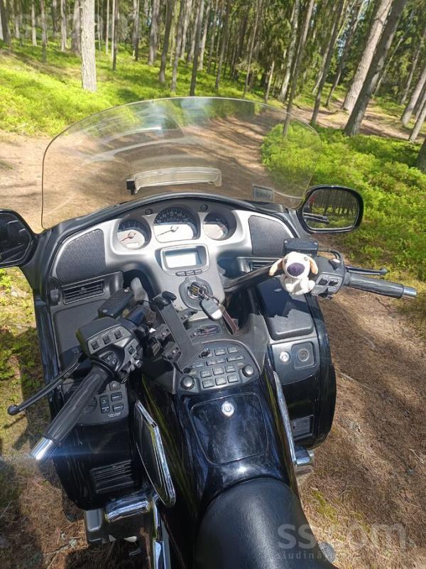 Honda Goldwing 2002 Talsi, ar dzinēja tilpumu 1.80 L un nobraukumu 0 tūkst. km par 8889 €, foto 8 vietnē AUTOMOTO.COM.LV