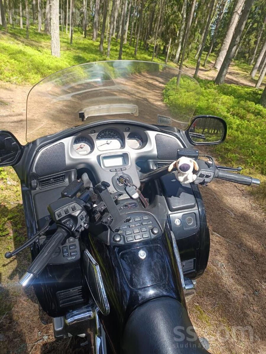 Хонда Goldwing 2002 в Талси, объемом двигателя 1.80 л и пробегом 0 тыс. км за 8889 €, фото 9 на AUTOMOTO.COM.LV