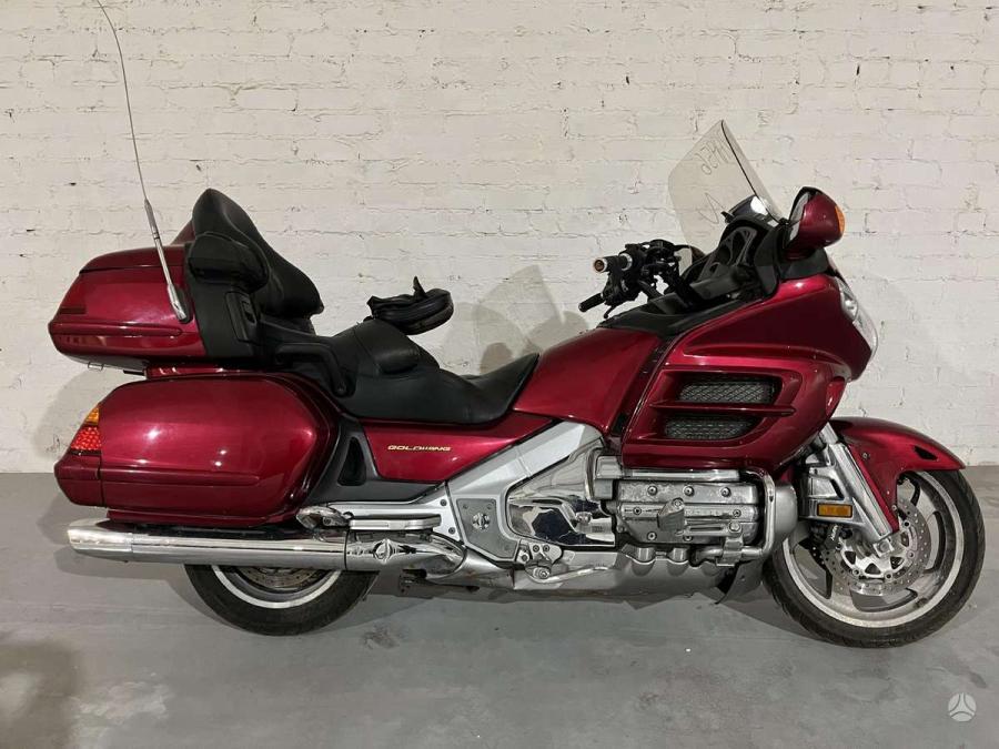 Honda Goldwing 2003 in Siauliai, with an engine capacity of 1.80 L and mileage of 59 thousand km for 4303 €, photo 1 on AUTOMOTO.COM.LV