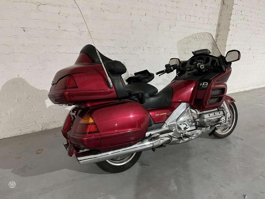 Honda Goldwing 2003 in Siauliai, with an engine capacity of 1.80 L and mileage of 59 thousand km for 4303 €, photo 3 on AUTOMOTO.COM.LV