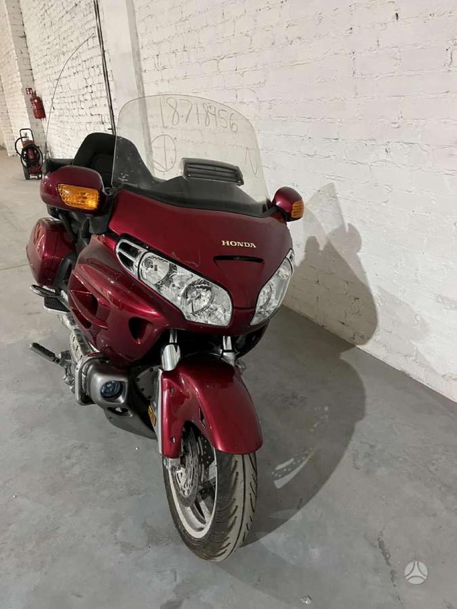Honda Goldwing 2003 in Siauliai, with an engine capacity of 1.80 L and mileage of 59 thousand km for 4303 €, photo 7 on AUTOMOTO.COM.LV