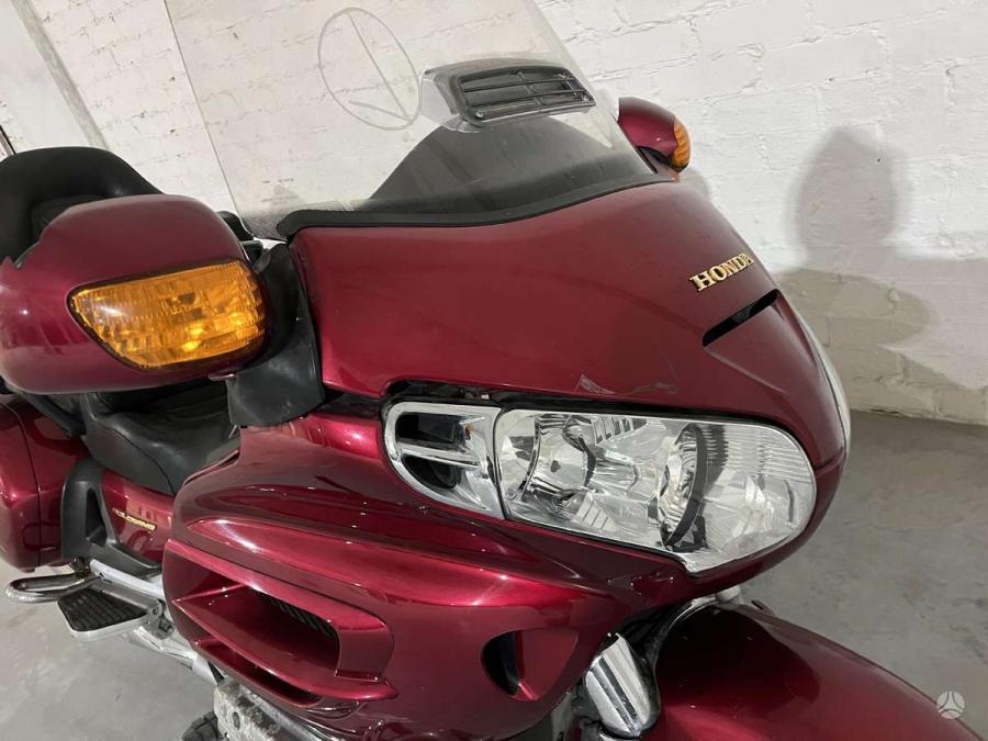 Honda Goldwing 2003 in Siauliai, with an engine capacity of 1.80 L and mileage of 59 thousand km for 4303 €, photo 8 on AUTOMOTO.COM.LV