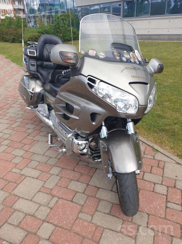 Honda Goldwing 2003 in Daugavpils, with an engine capacity of 1.83 L and mileage of 0 thousand km for 7000 €, photo 4 on AUTOMOTO.COM.LV